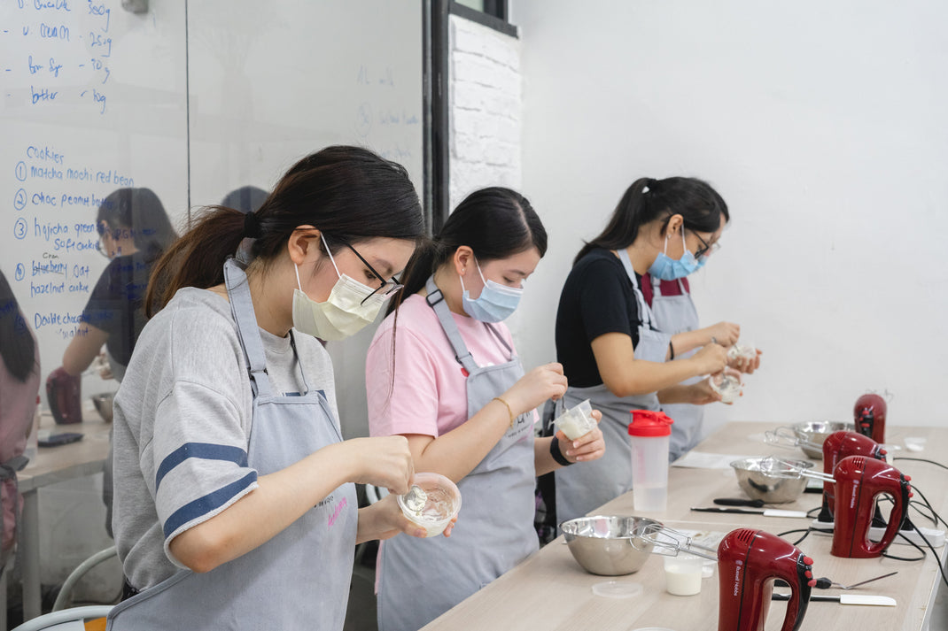 Baking Team Building Group Events & Private Classes – H.O.W. Academy