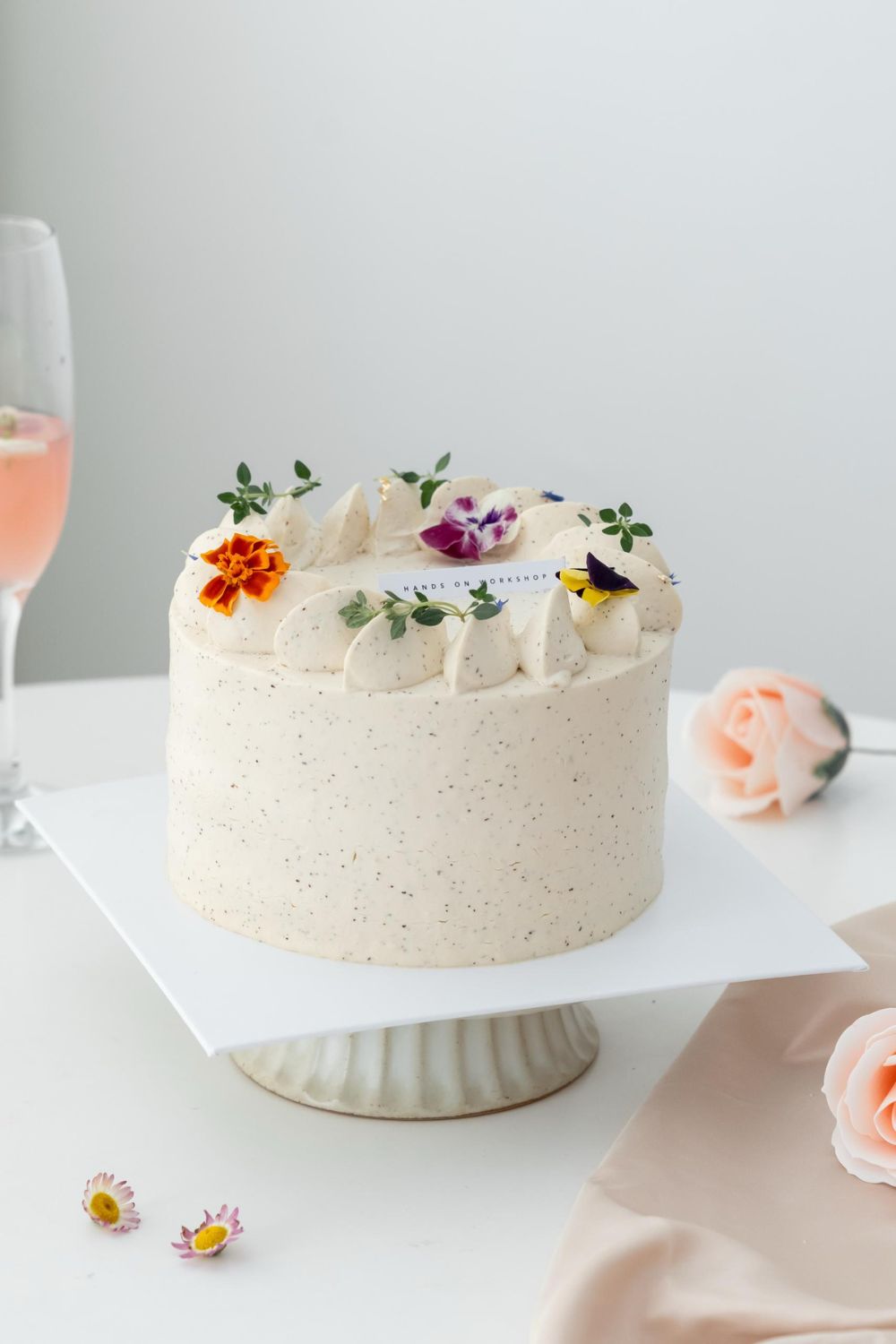 Earl Grey Dark Chocolate Cake Baking & Decorating Class – H.O.W. Academy